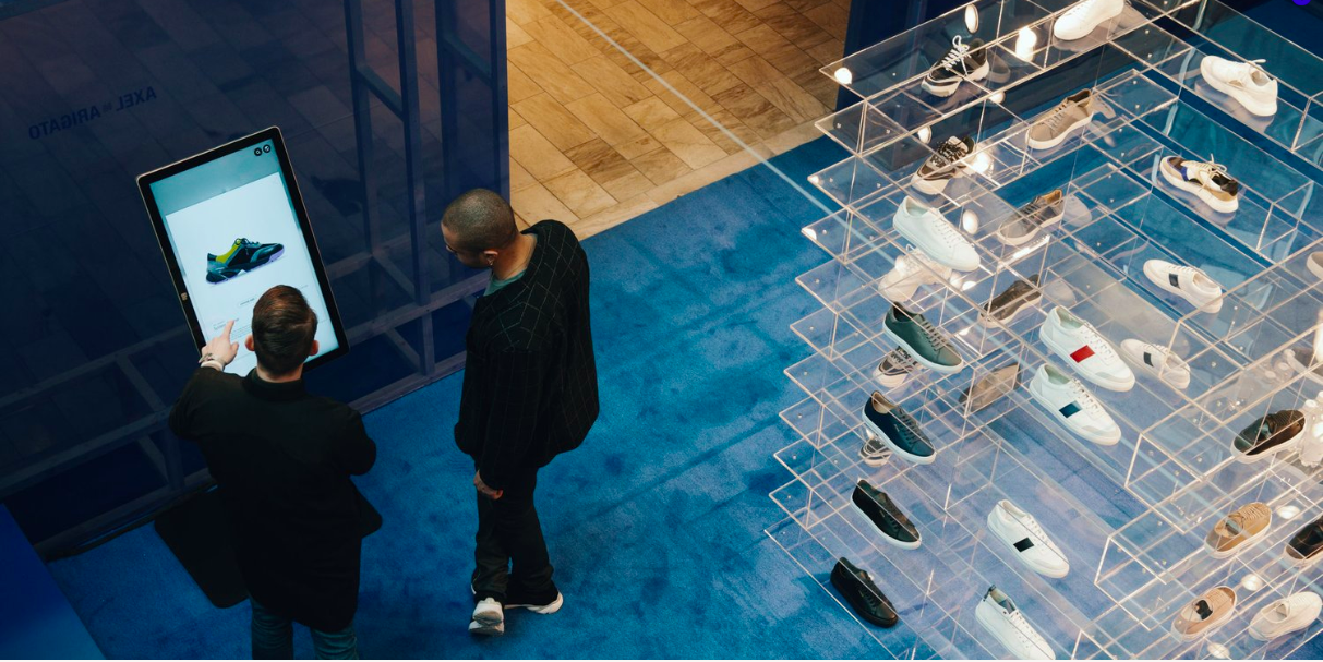 Inspiring ways to digitalize your in-store experience, with examples ...